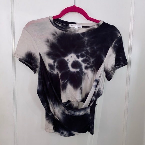 Socialite | Tops | Socialite Black And White Tie Dye Cross Front Top ...